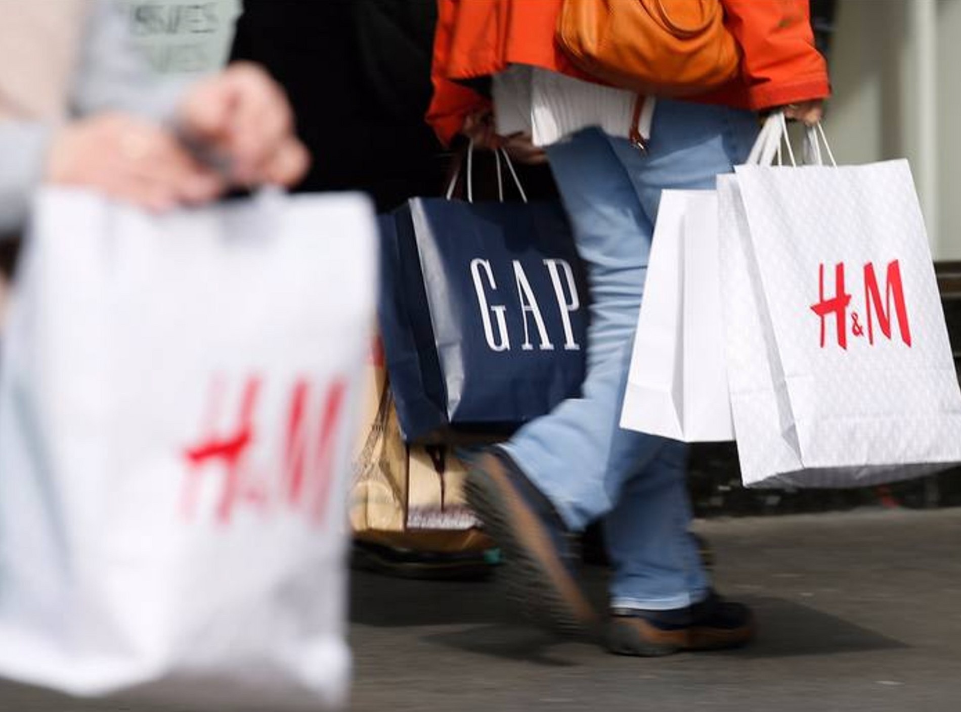 Стало известно, когда магазины H&M откроются для финальной распродажи